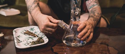 The Ultimate Guide To Smoking Medicinal Cannabis With A Water Pipe