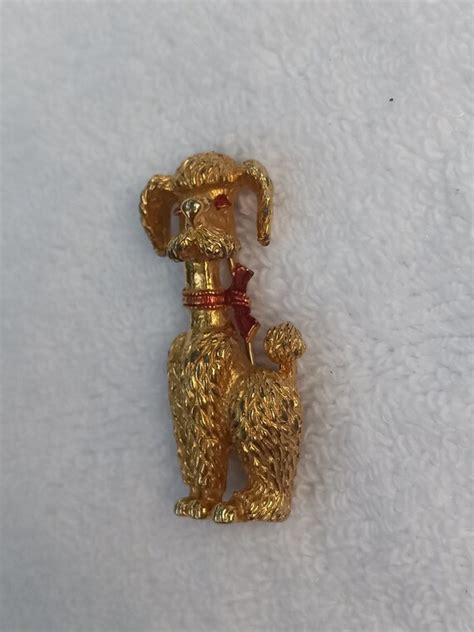 Vintage Goldtone Pin Brooch Gem