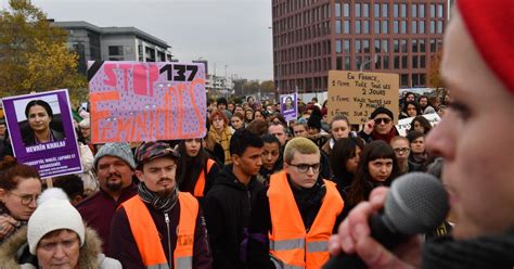 Société Strasbourg Plus De 2000 Personnes Manifestent Contre Les