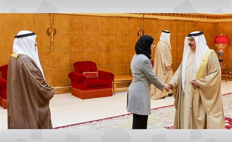 جلالة الملك المعظم يتسلم التقرير السنوي لأعمال مجلسي الشورى والنواب
