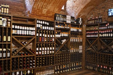 ღვინის ხაზი მარანი Wine Line Cellar