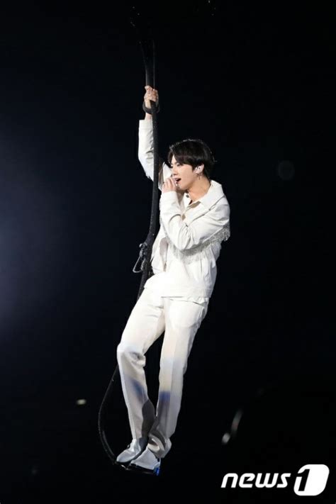 【トピック】「防弾少年団」jung Kook、世界初の快挙個人のv Live累積再生回数10億回突破 K Pop、韓国エンタメニュース