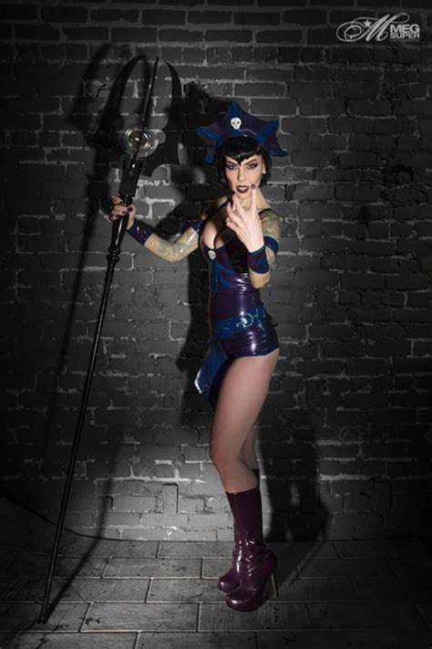 Squeeze Me Evil Lyn Cosplay