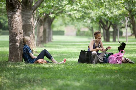 Very Good Girls 2014 Cast Crew Synopsis And Movie Info