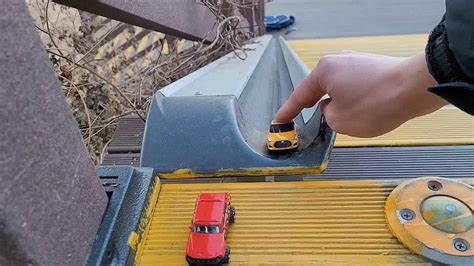 자동차 장난감 토미카 핫휠 자동차장난감을 계단에서 슬라이딩 놀이 Tomica 미니카 유튜브 네이버 Tv