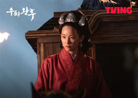 Jeon Jong Seo Praises Strong Female Character In Queen Woo