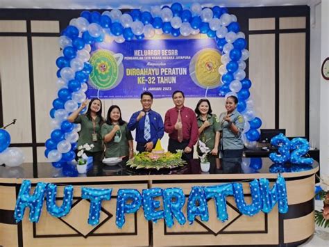 Keluarga Besar Pengadilan Tata Usaha Negara Jayapura Merayakan