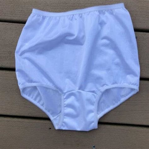 Vintage Nylon Granny Panties Size 6 White Cotton Crotch Silky 3935961662