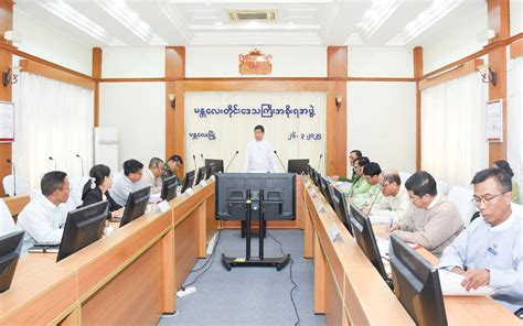 မန္တလေးတိုင်းဒေသကြီးအစိုးရအဖွဲ့ဝန်ကြီးချုပ် ဦးမျိုးအောင် မန္တလေးတိုင