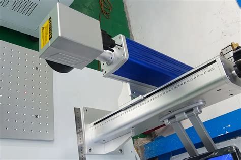 Máquina De Marcado Láser De Fibra De Escritorio Para Metal 20w30w50w