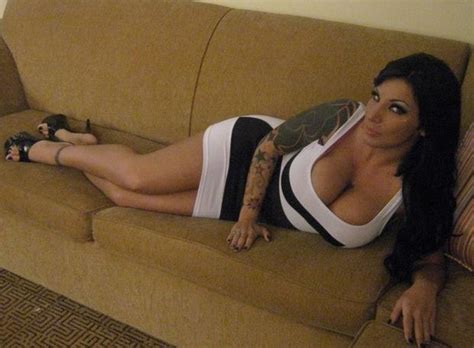 Arine K Lawless Has Shit Skuuls Asn Shit Entertainment With Big Tits