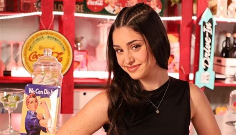 Chi è Iris Di Domenico Fidanzato Libro Scuola Età Instagram Tiktok