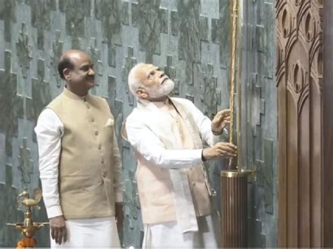 Watch Video Pm Modi Installs Sacred ‘sengol In Lok Sabha Chamber