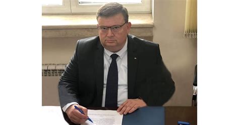 Цацаров качил кръвното до 155 след думите на Кирил Петков за допуска му