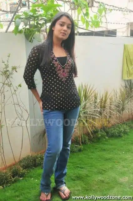 Actress Nikitha Pics 15 211416 Kollywood Zone