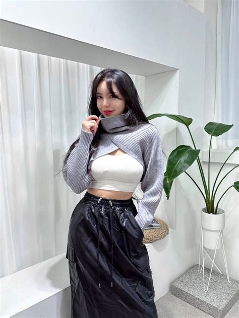 엘포 하찌 터틀넥 폴라 볼레로니트