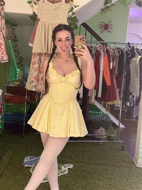 Butternut Giraffe Rate My New Dress 1 10 🌼🦋 Facebook