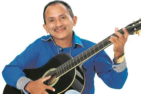 Manoel Gomes cantor de Caneta Azul supera golpe milionário e