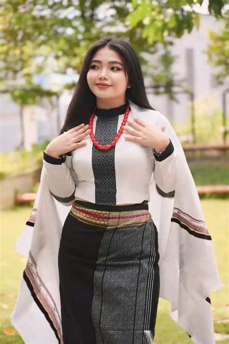 Beautiful Kuki Girl In 2025 Traditional Outfits Traditional Dresses