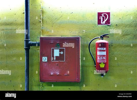 Fire extinguisher in use hi-res stock photography and images - Alamy
