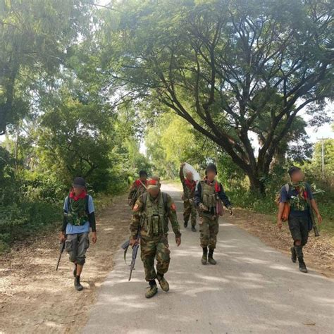 ယင်းမာပင် ပုသိမ် မုံရွာလမ်းတွင် မိုင်းဆွဲတိုက်ခိုက်ခံရသဖြင့် ဒုရဲအုပ်အပါအဝင် ၃ ဦး သေဆုံး Bur