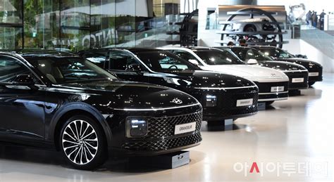 [포토] 대기자만 11만명 돌풍…돌아온 7세대 그랜저 네이트 뉴스