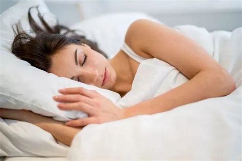 到底几点睡算熬夜？白天补觉能弥补吗？赶紧看！