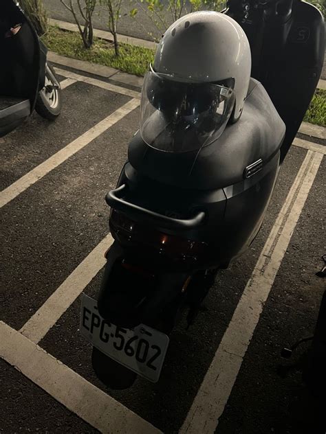 你好車主，不好意思不小心把你安全帽用倒了，請檢查一下😨，如果有什麼損傷再跟我聯絡一下，謝謝。 東華大學板 Dcard