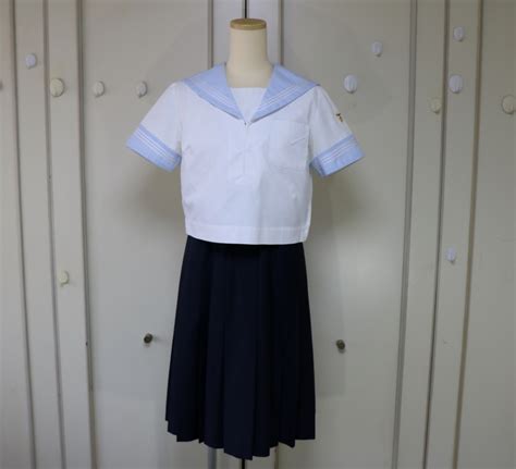 神奈川県横浜市山手町 フェリス女学院高等学校 マリンブルー色の新型夏用セーラー服吊りベストインナーが付属品 追加買取しました 制服買取東京2020