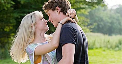Saoirse Ronan Smitten With 21 Year Old George Mackay Irish Mirror Online