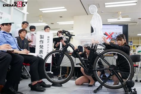 「sod女子社員 噴射式2穴交互挿入アクメ自転車がイクッ！ 新車発表会の実験台となりイキまくった、2名の女子社員 桜庭洋子 星野優衣香」：エロ