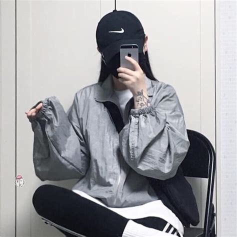 진혹거 패션고자 무채색 데일리 룩🖤 색조합이 애매할 땐 무채색으로😌 By진혹거 패션고자 그룹 채원 님