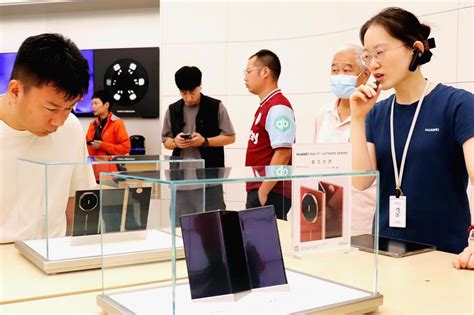 華為三折疊手機價格回歸冷靜！ 黃牛曝9萬人民幣降到「3萬以下」 財經 中時