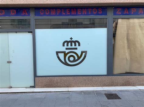 Los Trabajos En La Oficina De Correos De La Calle Tarifa De Algeciras