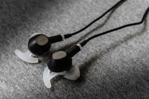 Pin By Nefertari Mohammed On Headphone Earbuds Headphone Things To Come