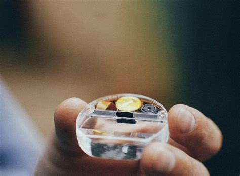 Monocle Is The World S Smallest AR Device That Clips Onto Your Glasses