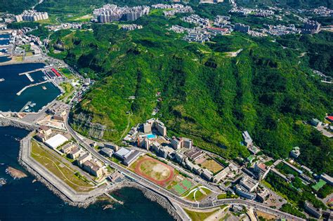 齊柏林空間 【飛閱車站｜我們相約一起回家】 從大城到小鎮，歷經數小時的新自強普悠瑪，再轉乘區間車到離家最近的那一站。不論北漂南返，始終有