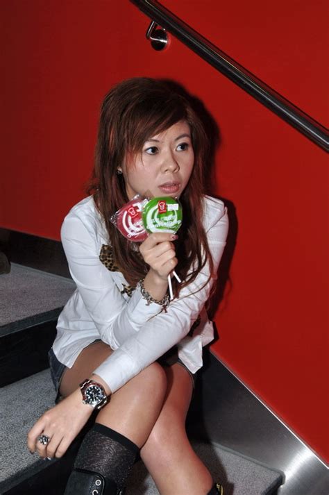Poon Sze Yus Folder 1 Photo Sharing Network