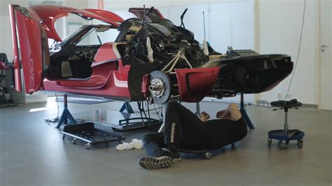 一探頂級超跑的秘密《koenigsegg Regera》撞擊測試與電池模組說明