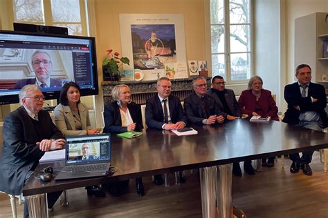 Tous unis pour le maintien de la maternité Le Petit Vendomois