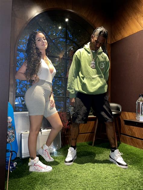 TW Pornstars Malú Trevejo Twitter 8 52 PM 17 Oct 2021