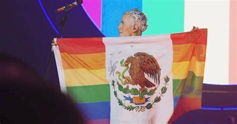 Christian Chávez Fue Criticado De Nuevo Ahora Cambió Imagen De Bandera