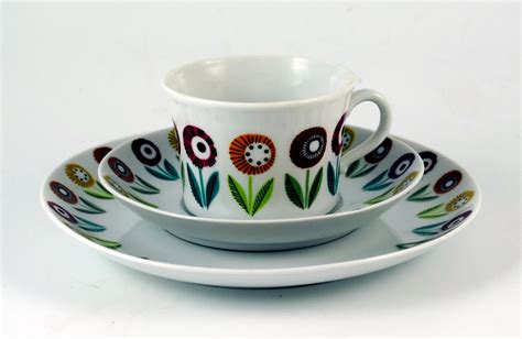 Porslin Och Keramik Antik Design