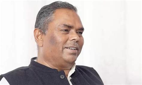 प्रधानमन्त्रीले पार्टी फुटाएको आरोप लगाउँदै जसपा नेपालले लियो समर्थन