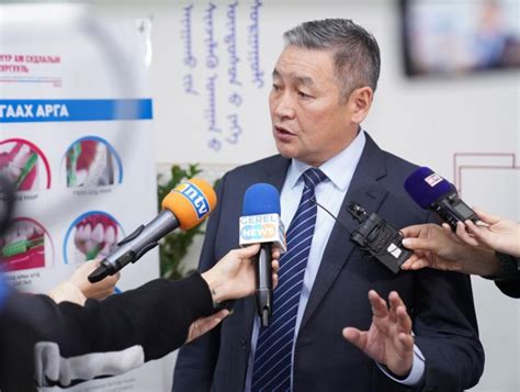 Н Хүрэлбаатар АШУҮИС ийн 10000 оюутныг эрүүл шүдтэй төгсгөнө