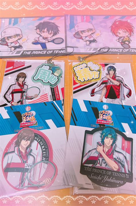 「急遽実家の手伝いに駆り出されて帰ってきたら届いてた名前のアクキーめっちゃかわゆ😭そして特典りょまくん率高し🤣交換見」小夜🎨の漫画