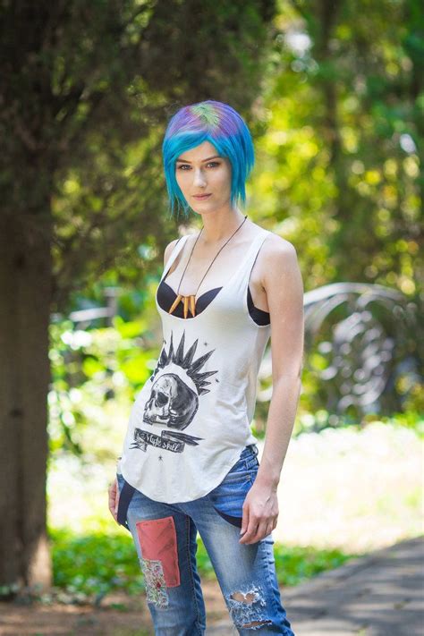 Stunning Cosplay Of Chloe Price From Life Is Strange
