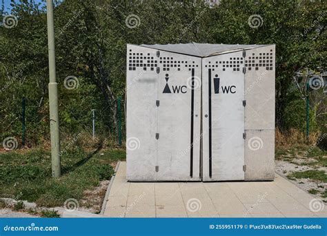 Composting System With Automatic Turner Keeping Compost Aerated And