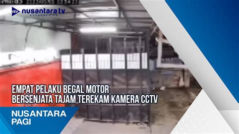 Empat Pelaku Begal Motor Bersenjata Tajam Terekam Kamera CCTV - YouTube