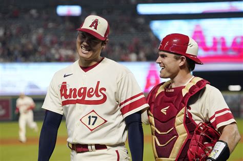 Ohtani Takes No Hitter Into 8th Angels Beat Athletics 4 2 Bloomberg